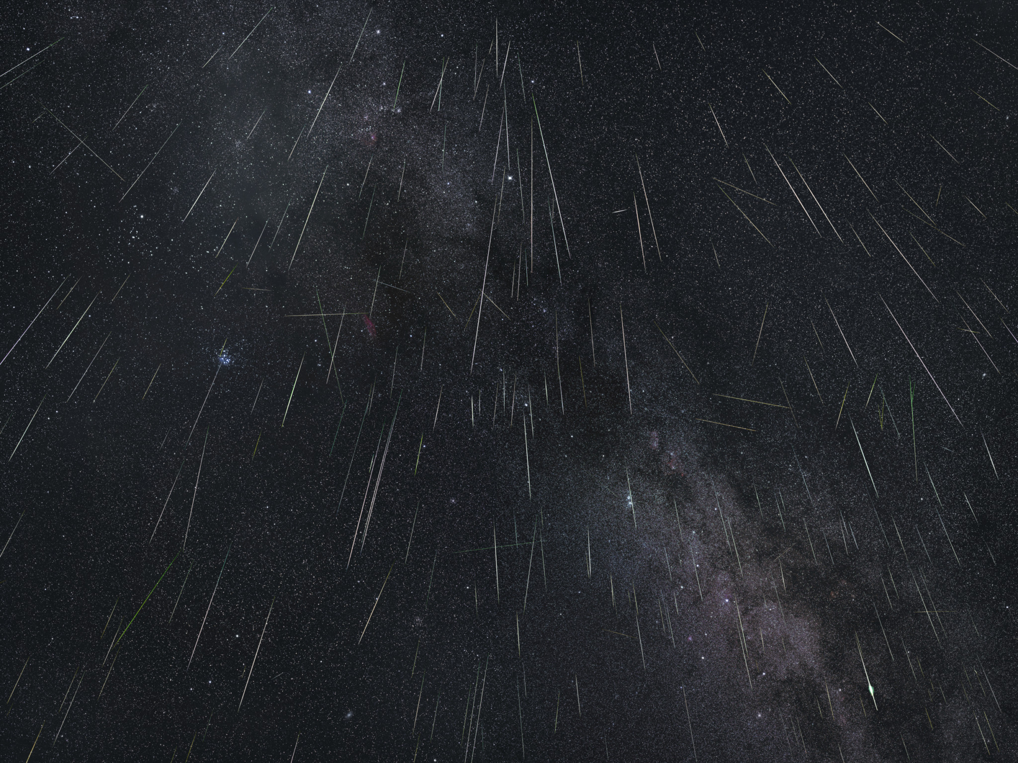 Photographer Captures Six Meteor Showers in One Photo | PetaPixel