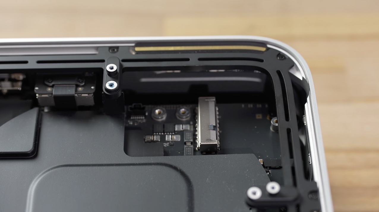 Mac Studio Teardown Reveals SSD is Upgradable, But Blocked By Apple ...