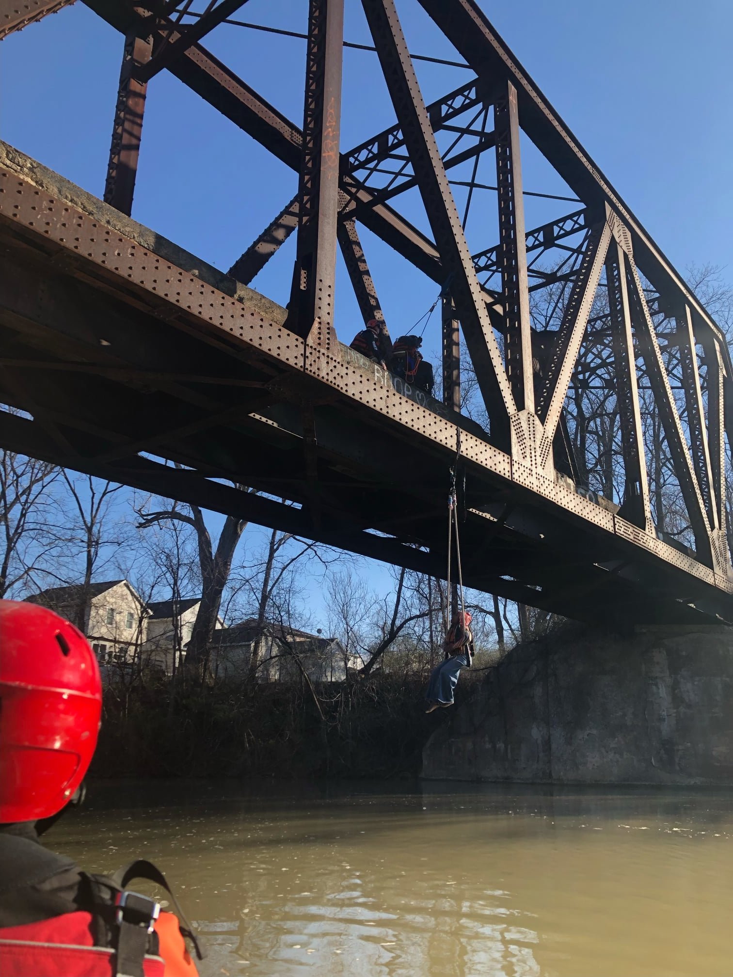 Bridge Photo Shoot Leads to 'Heroic' Rescue by 'Brave' Firefighters ...