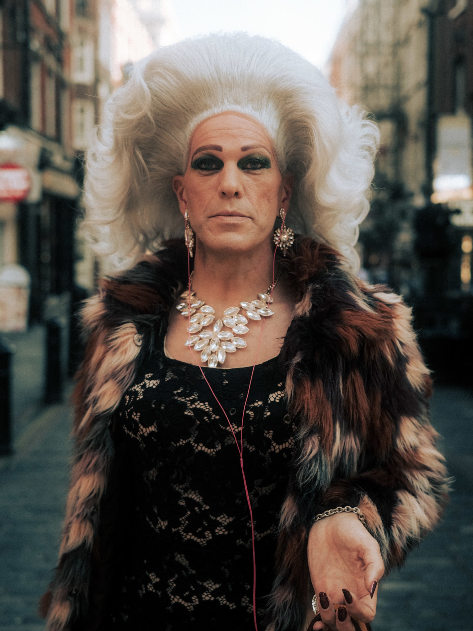 ‘I Photographed a Stranger Every Day for a Year’ | PetaPixel