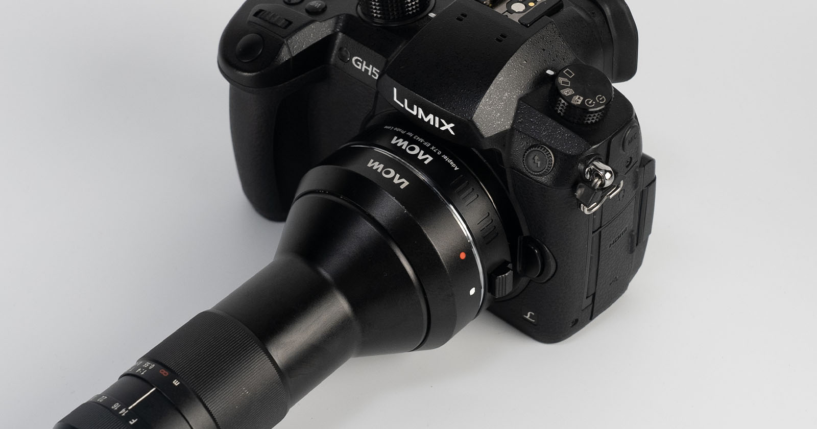 Venus Optics Unveils 0.7x Focal Reducer for Its Weird Macro Probe Lens ...