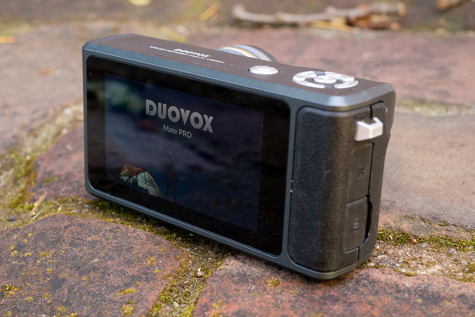 Duovox Mate Pro Camera Can Capture Full Color in Near Pitch Darkness | PetaPixel