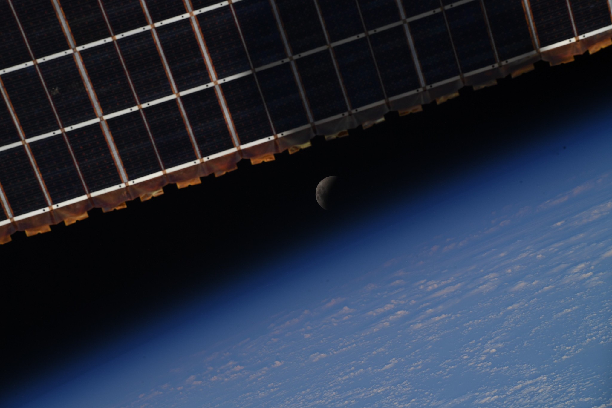Astronaut Captures Lunar Eclipse from the International Space Station ...