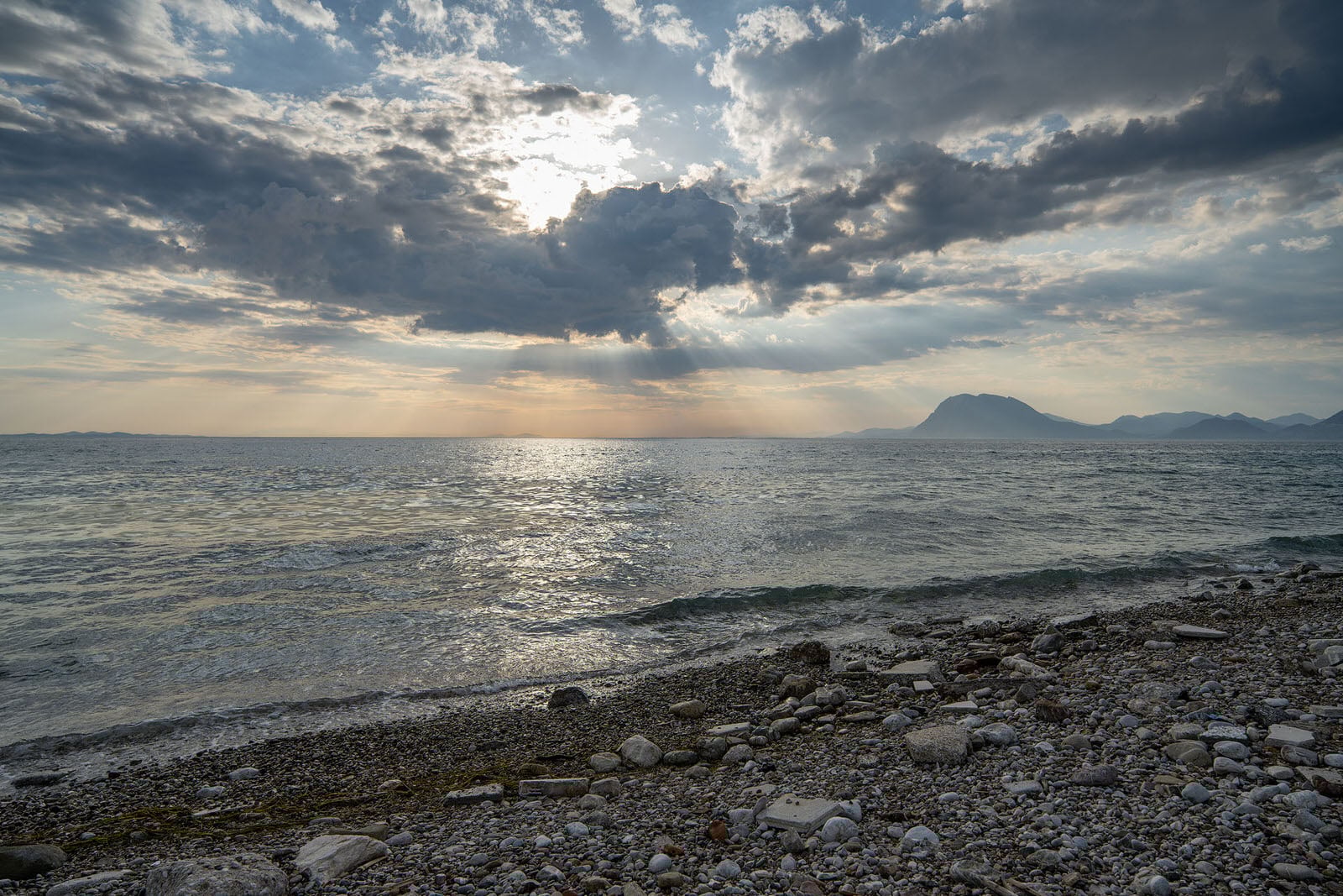 ND Filter: A Beginner's Guide to Neutral-Density Lens Filters | PetaPixel