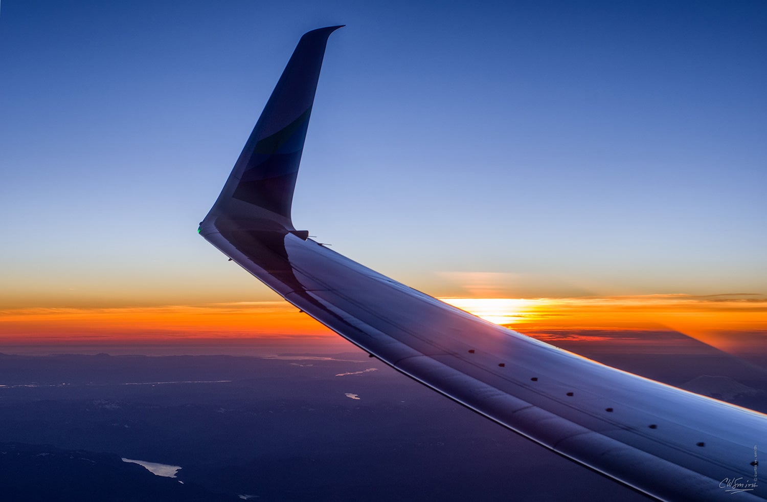 How to Take Photos Out an Airplane Window | PetaPixel