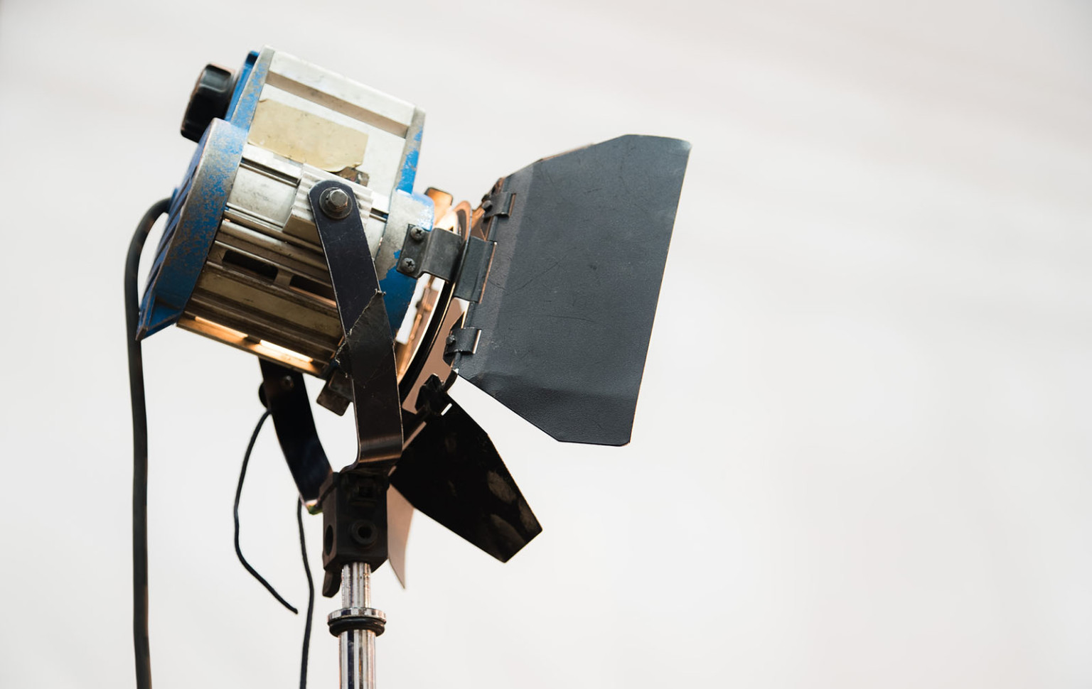 A Guide to Studio Lights in Photography | PetaPixel