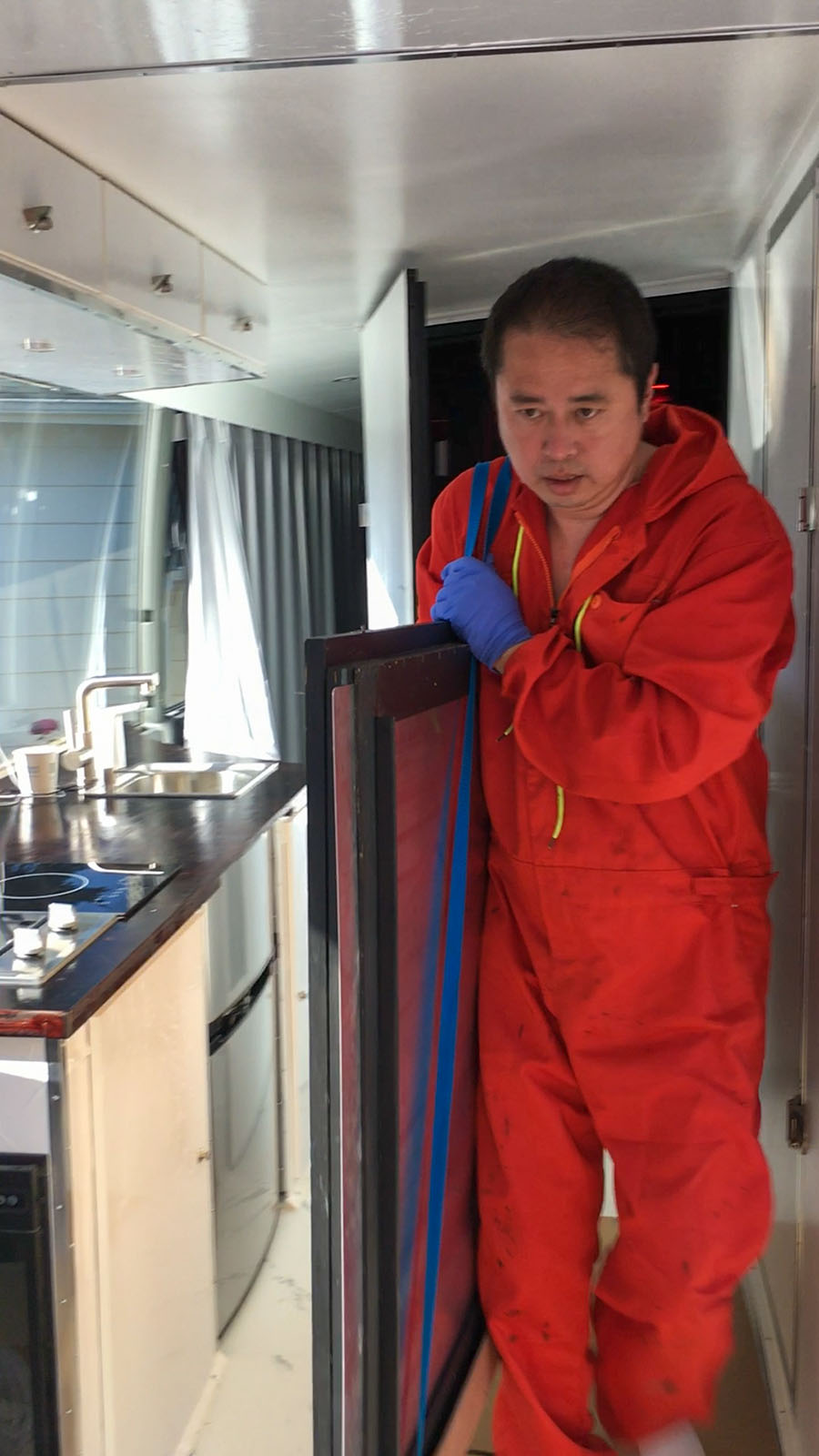 Photographer Builds Giant Camera and Darkroom Bus | PetaPixel