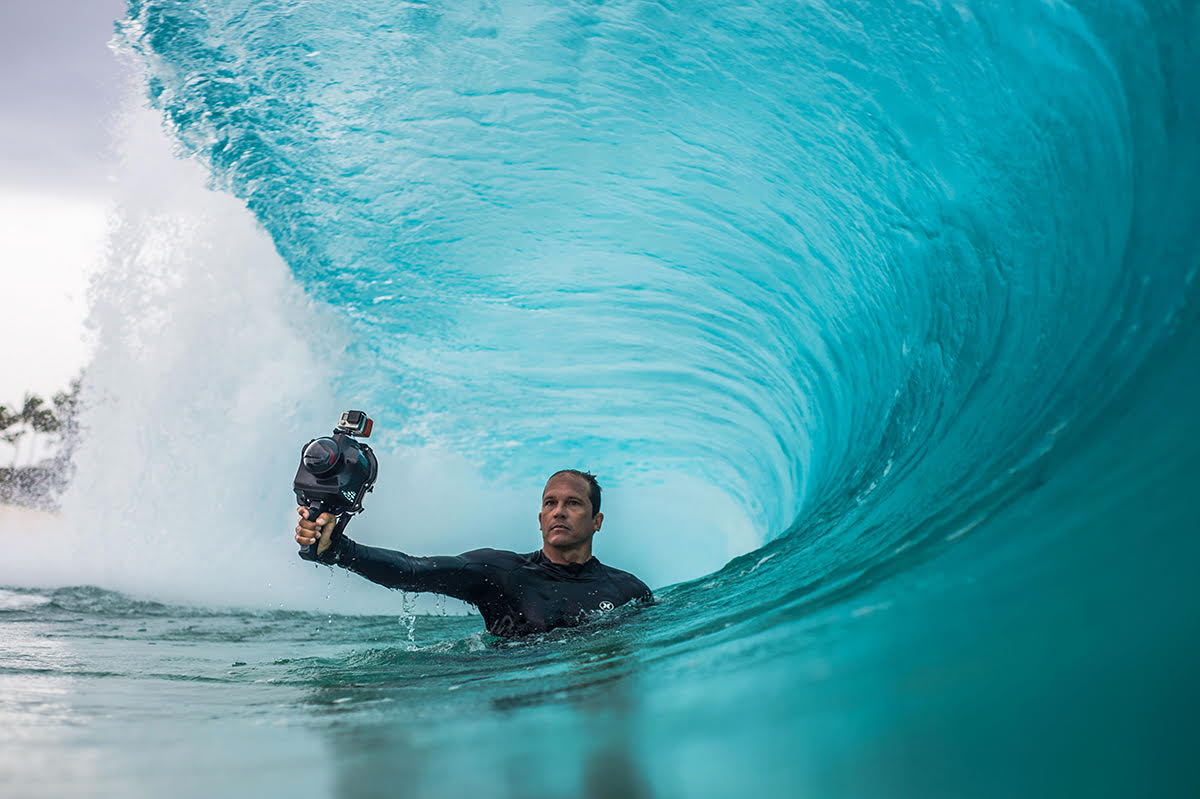 The Art of Waves: A Lifetime of Awe-Inspiring Surf Photographs | PetaPixel