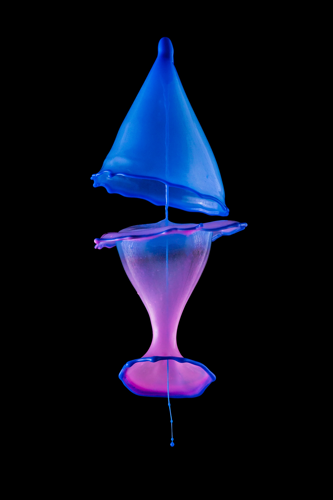 Gorgeous Macro Photos Perfectly Capture Colorful Splashing Liquid ...