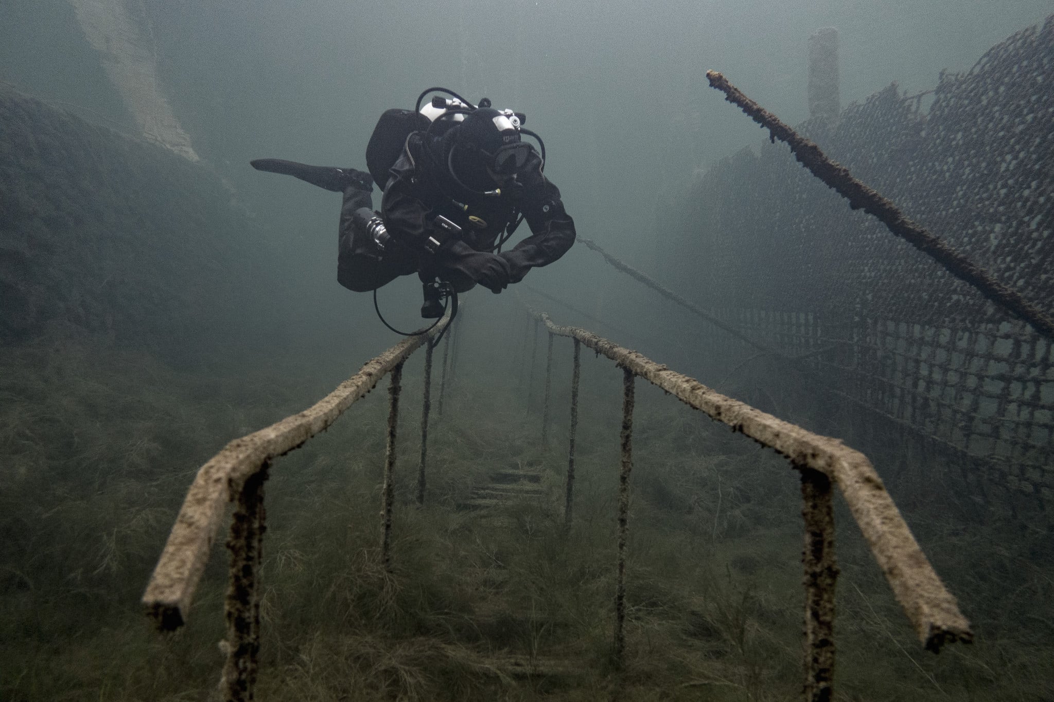Photographers Dive into an Abandoned Underwater Prison | PetaPixel