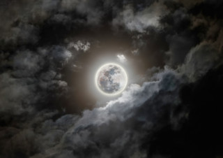 Stunning Photos of July’s Supermoon from Around the World | PetaPixel