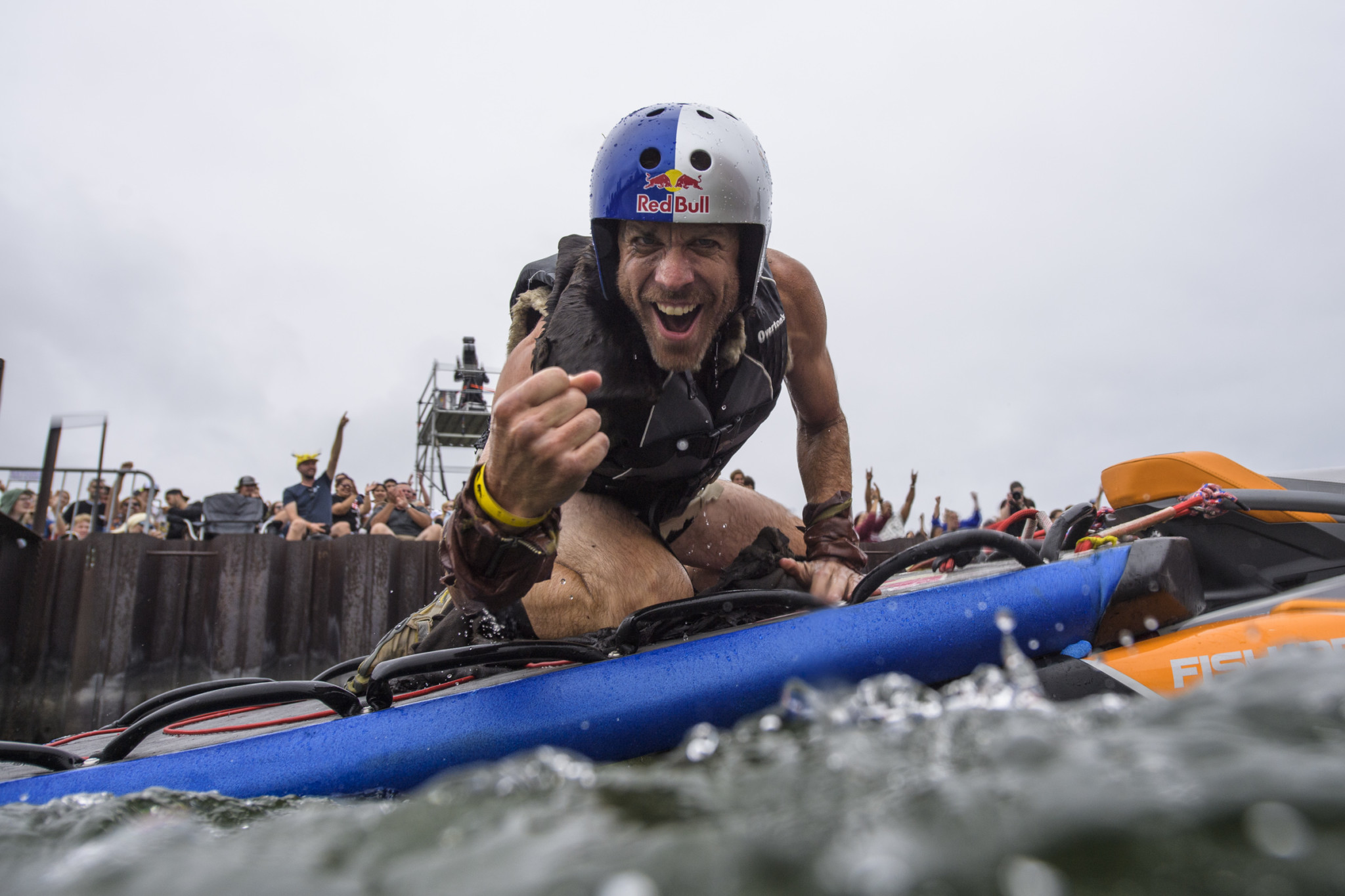Human-Powered Flying Machines: Scenes from Red Bull's Flugtag | PetaPixel