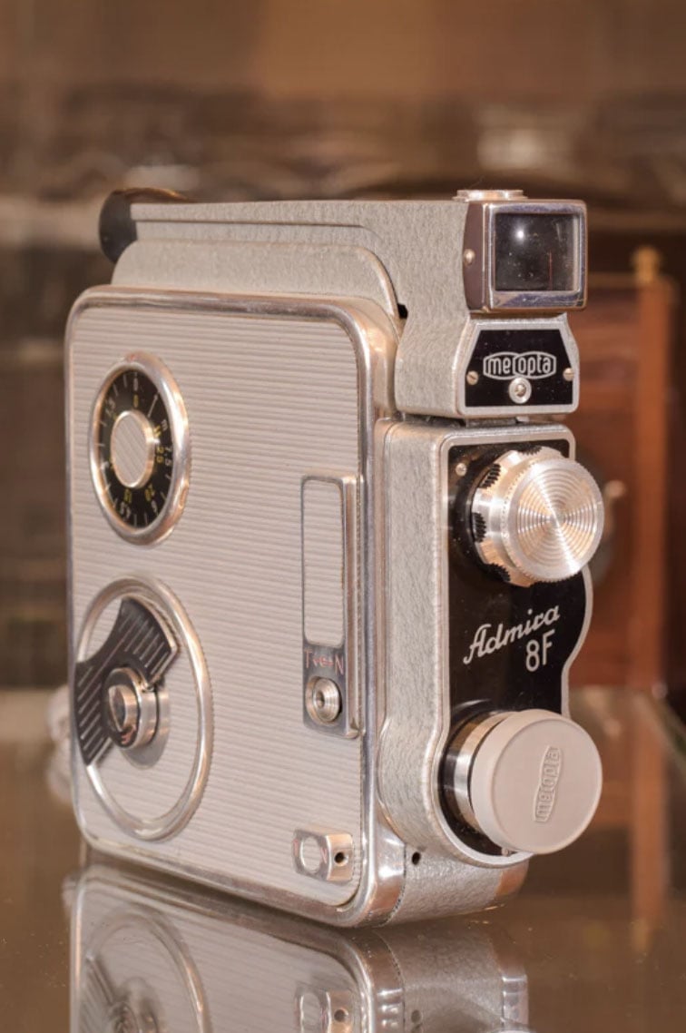 Rare Collection of 405 Vintage Cameras Worth $30,000 For Sale | PetaPixel