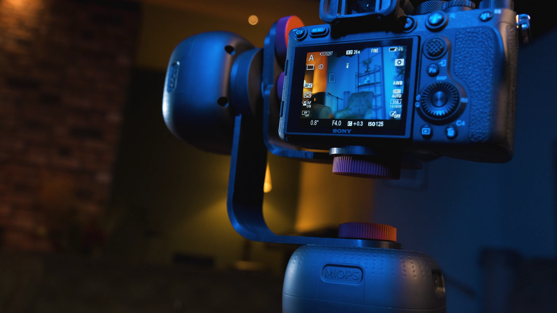 The MIOPS Capsule Pro is a Modular Pan Tilt Motion Control System ...