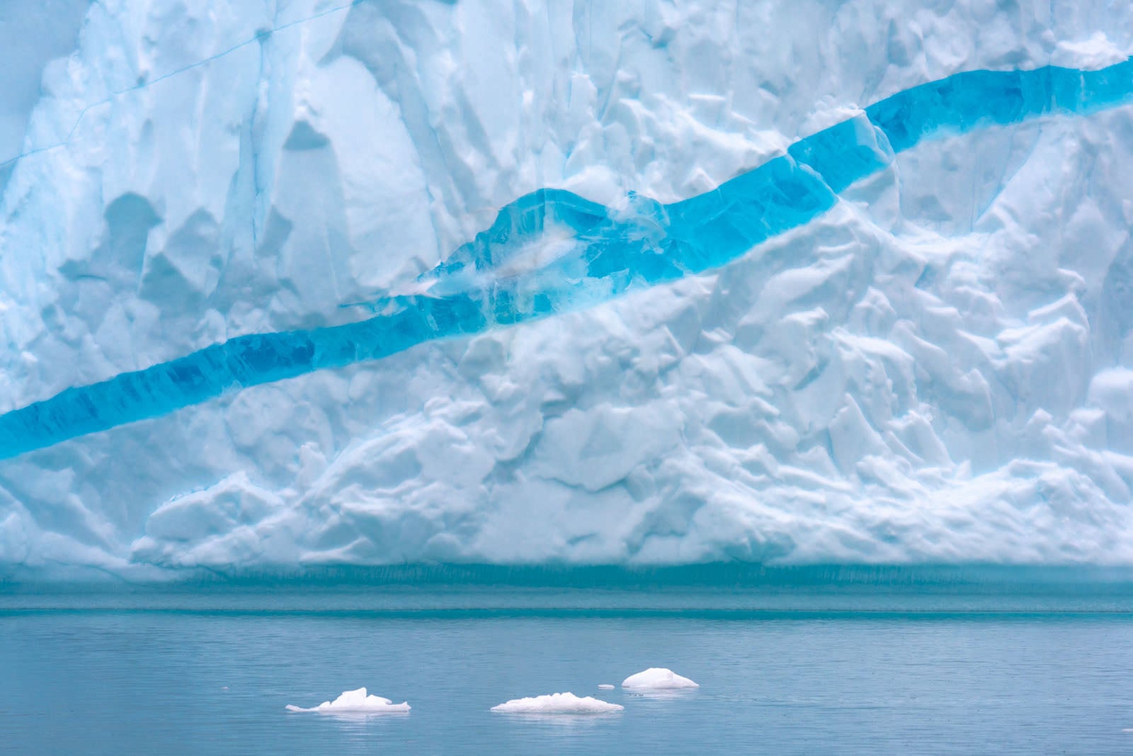 Photographer Captures the Magical Beauty of Greenland's Disko Bay ...