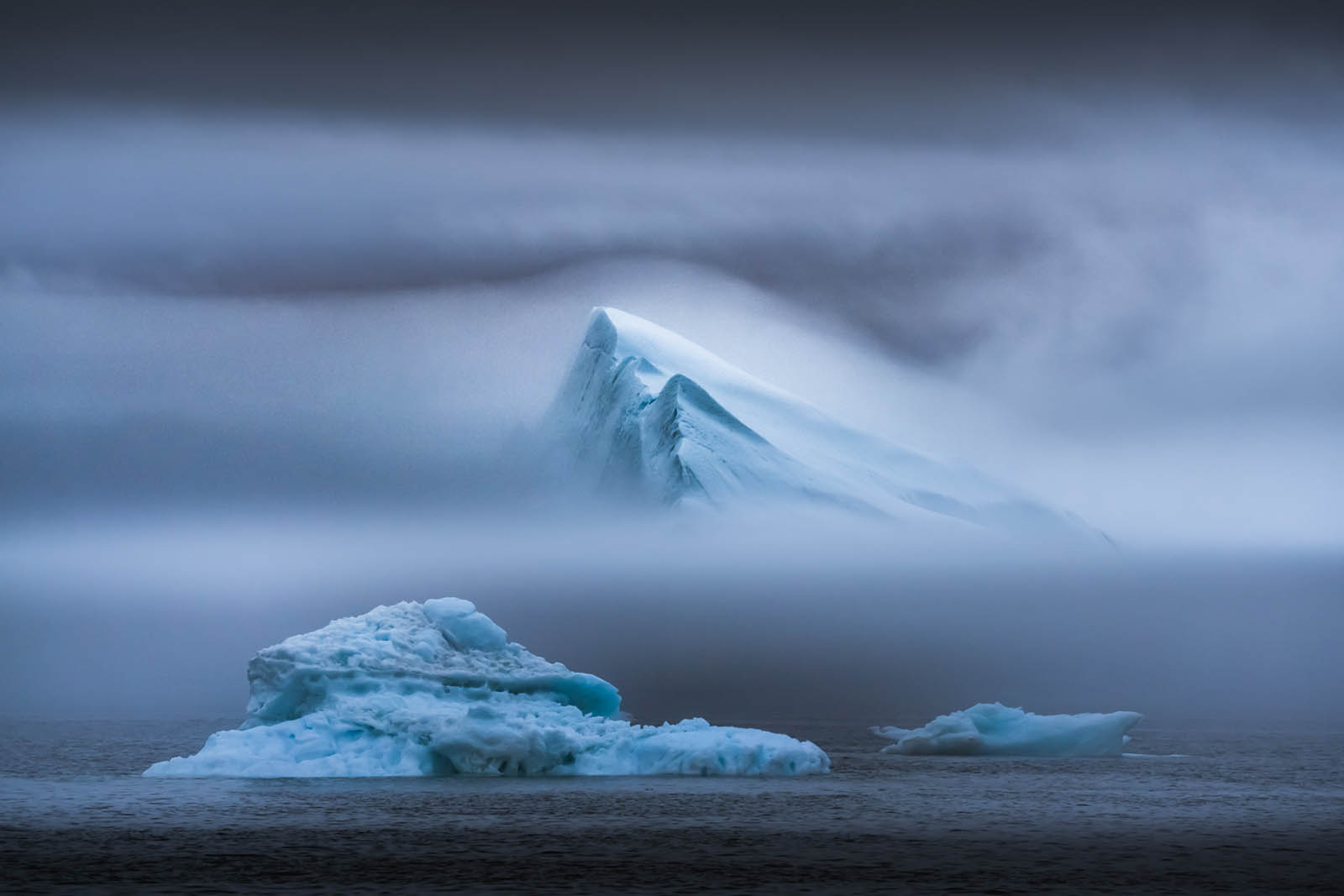 Photographer Captures the Magical Beauty of Greenland's Disko Bay ...