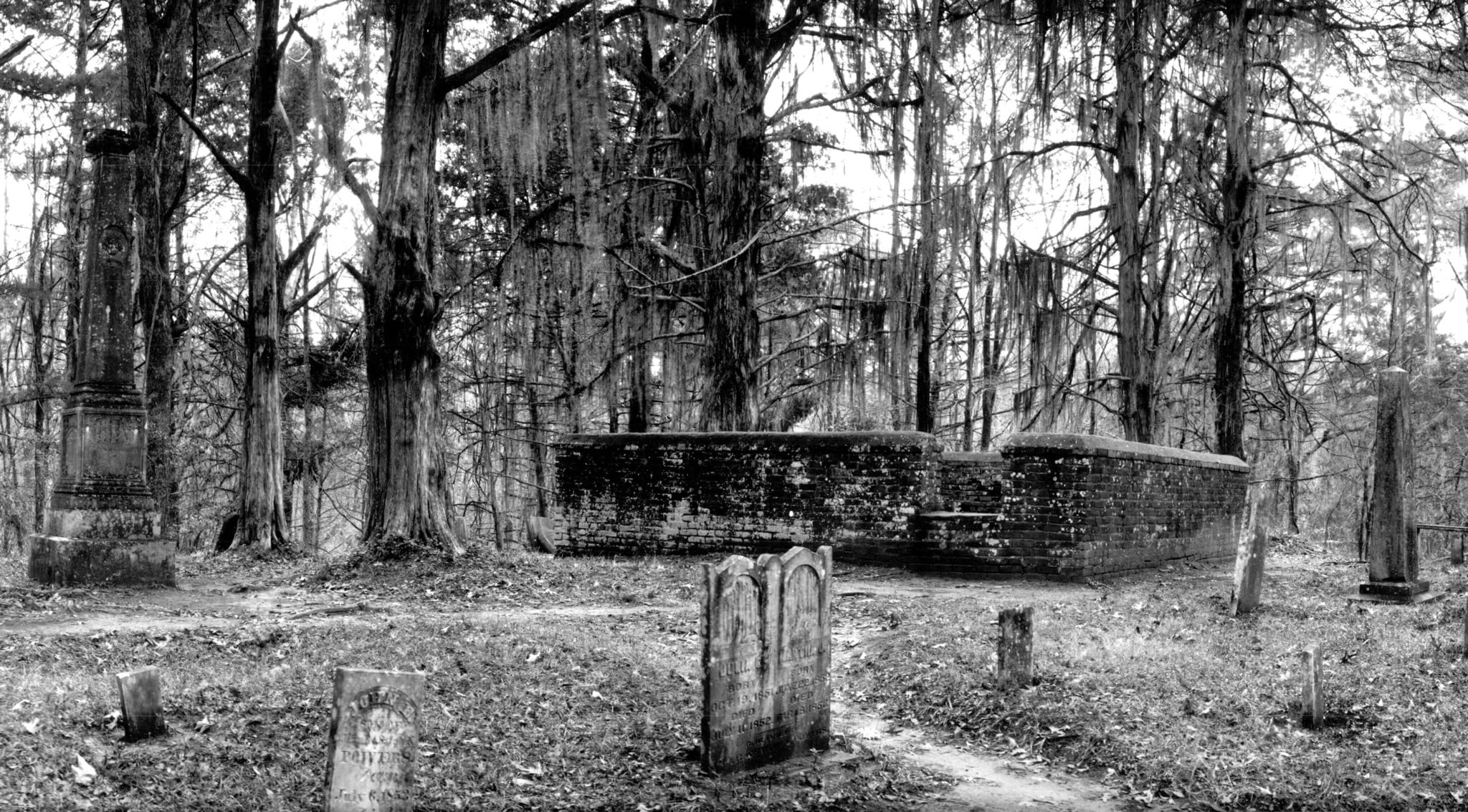 100-Year-Old 360-Degree Film Camera That Uses 98-Feet Long Film | PetaPixel