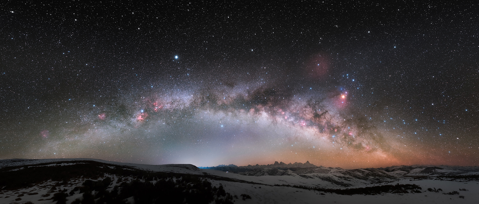 A Last Photo of Comet Leonard Wins Astronomy Photographer of the Year ...