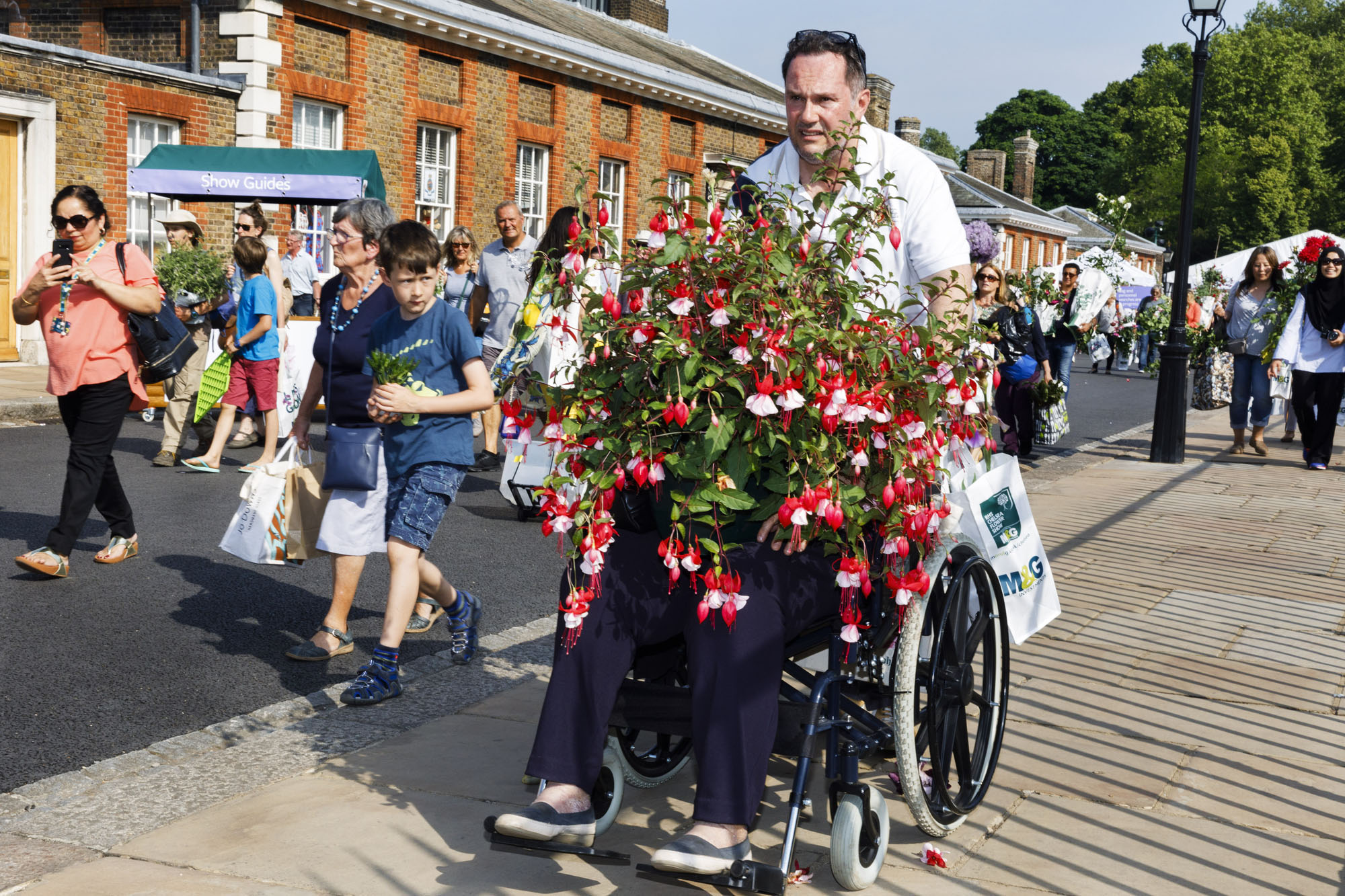 Martin Parr: Photographer of Leisure Pursuits of the Wealthy Classes ...
