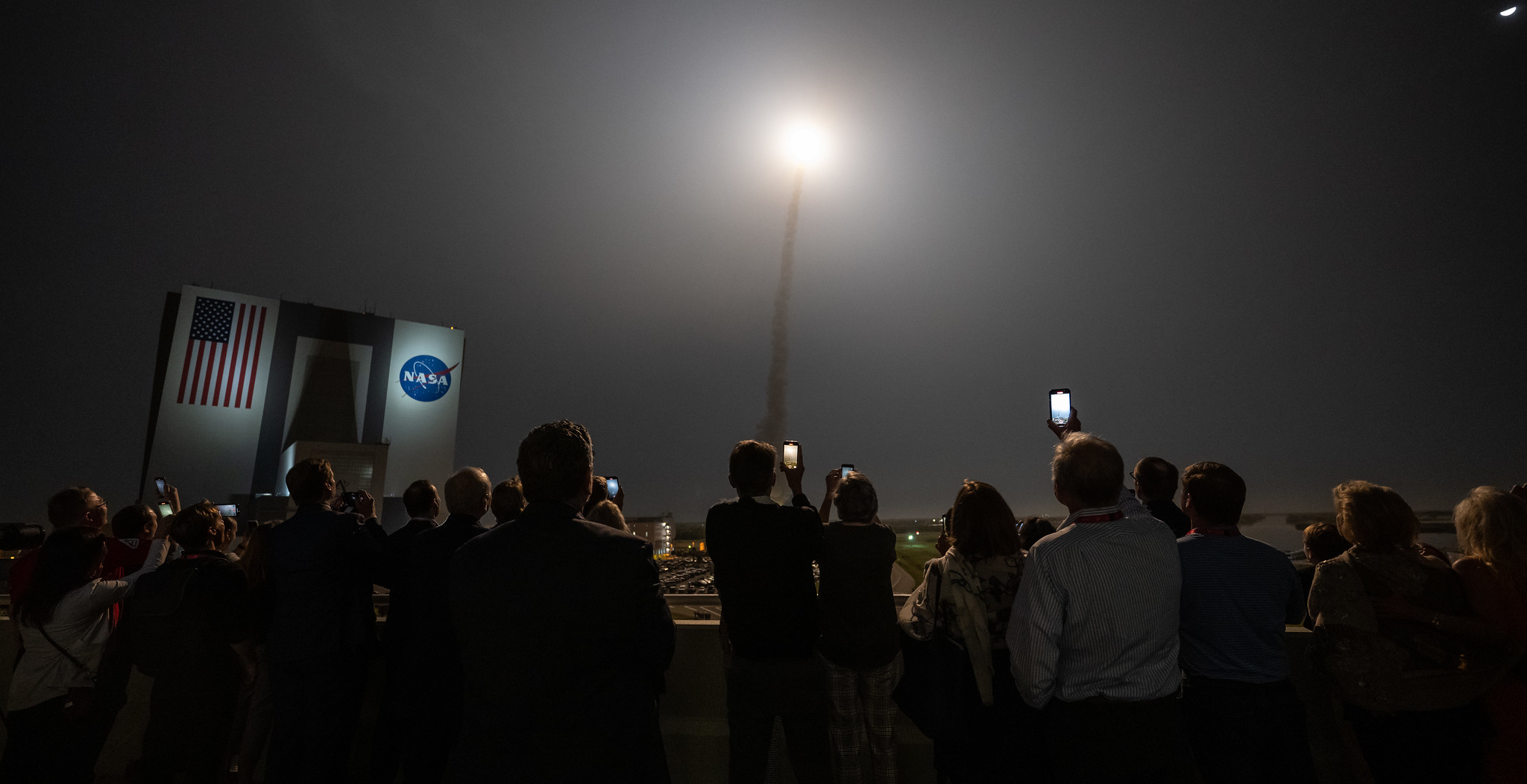 Jaw-Dropping Photos of NASA’s Historic Artemis 1 Launch | PetaPixel