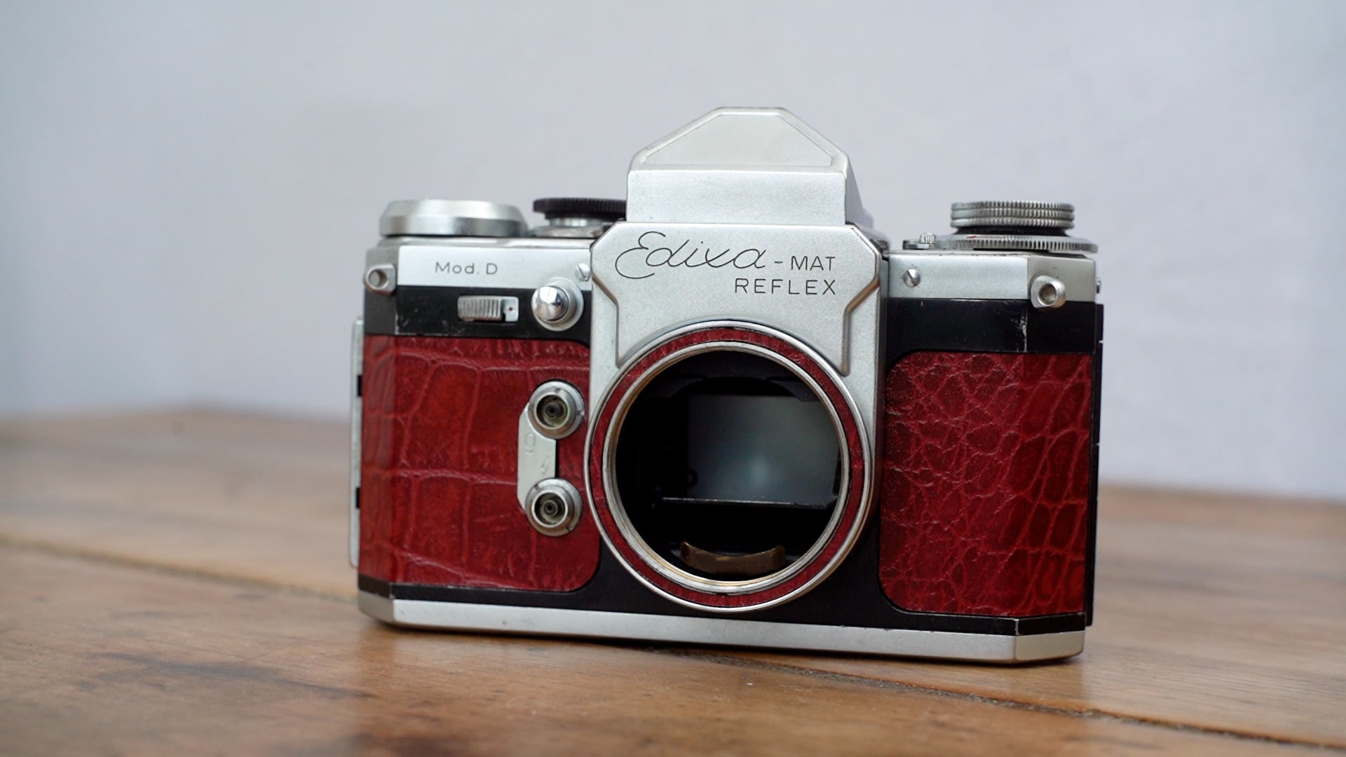 Fully Restoring a Dilapidated 1960s Edixa Camera Found at a Garage Sale ...