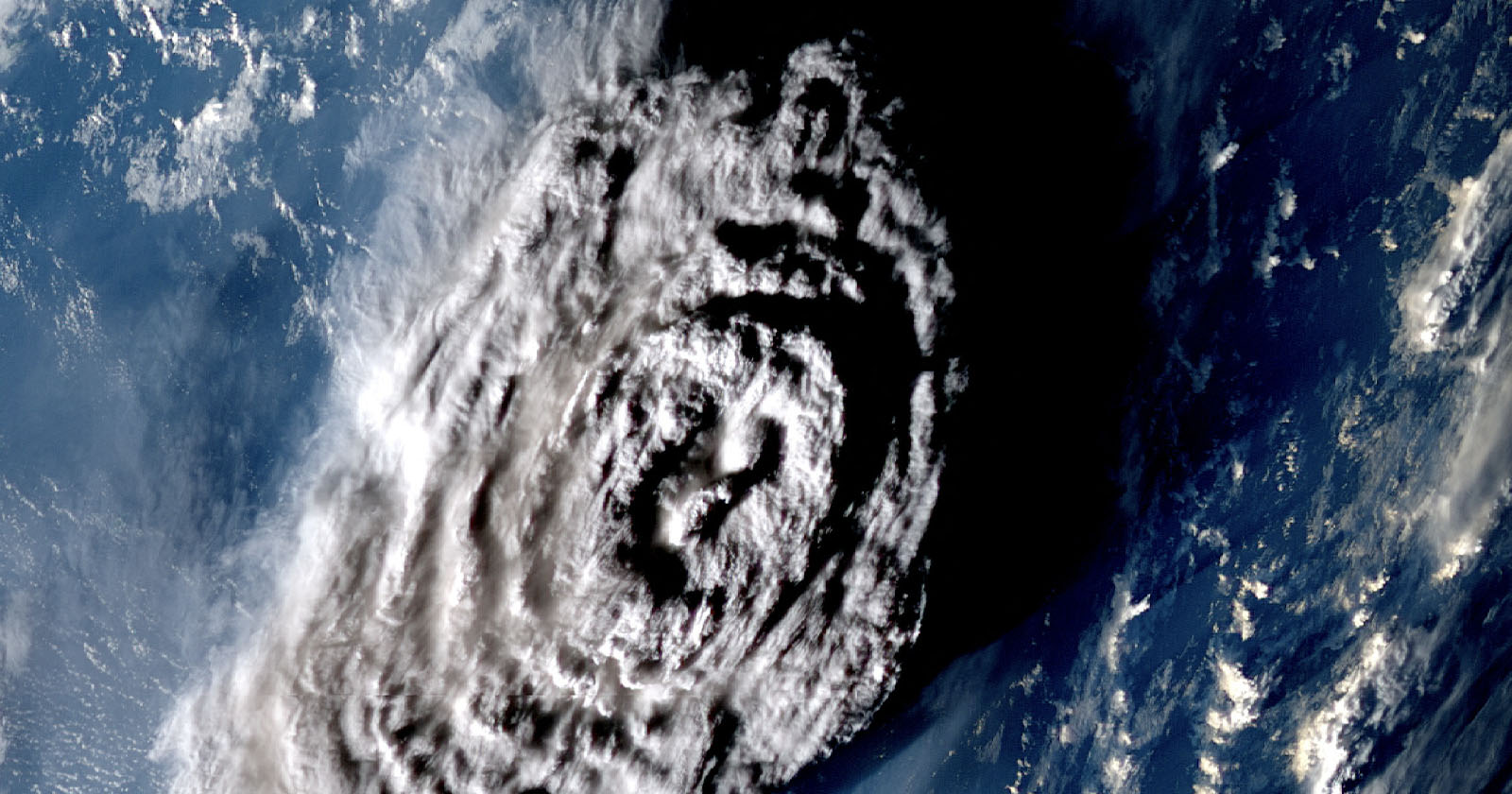 Tallest Volcano Plume Ever Recorded Was Measured by Stereo Photography ...