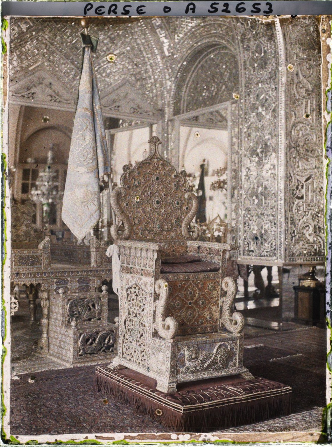 Museum Releases Early Color Photos of a Vanished World a Century Ago ...