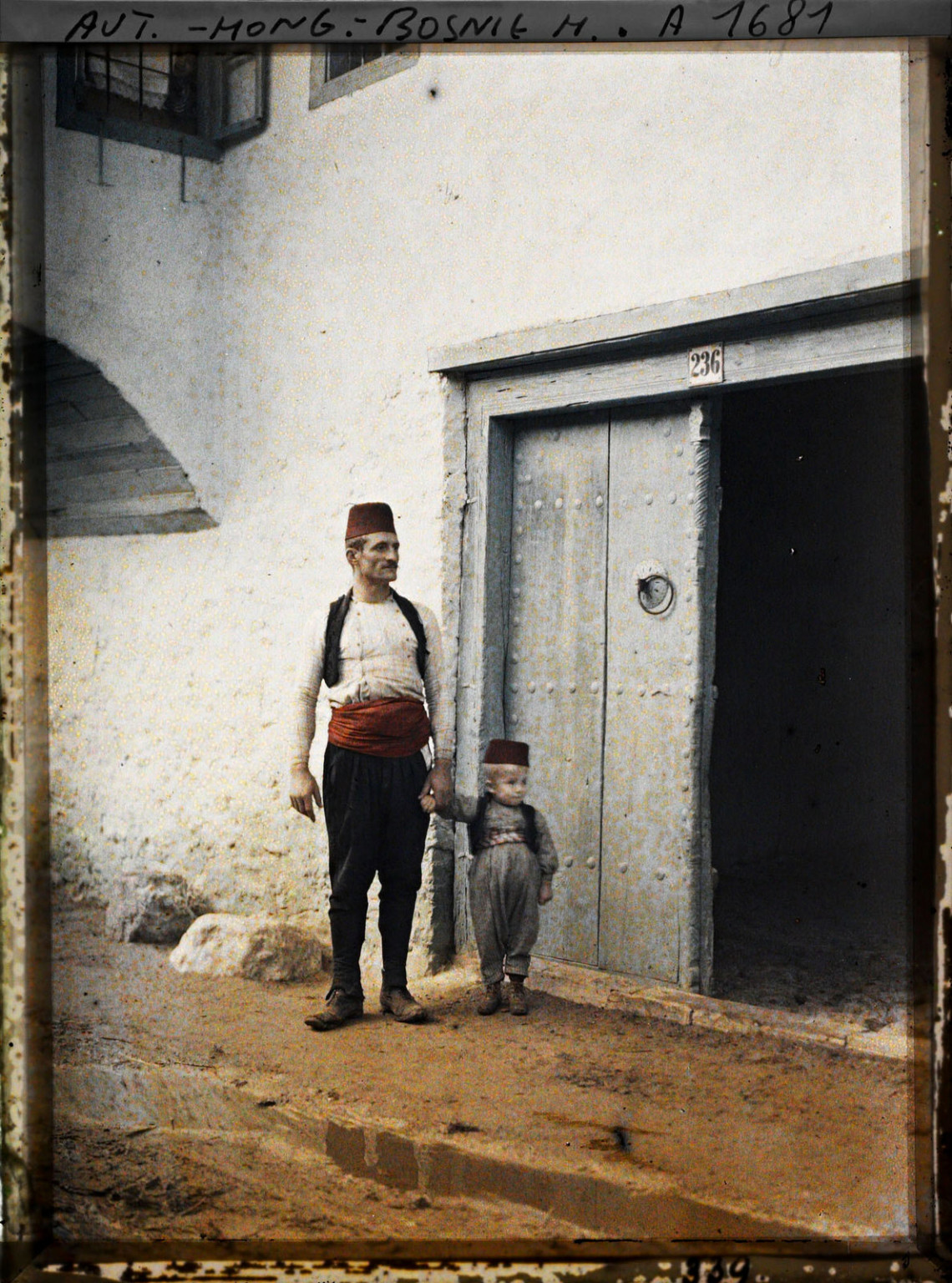 Museum Releases Early Color Photos of a Vanished World a Century Ago ...