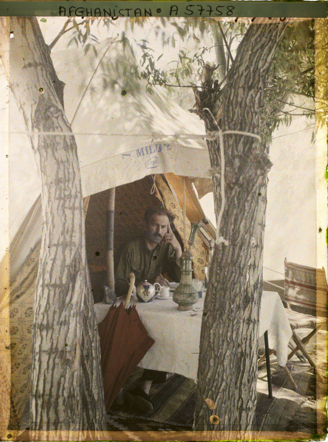 Museum Releases Early Color Photos of a Vanished World a Century Ago ...