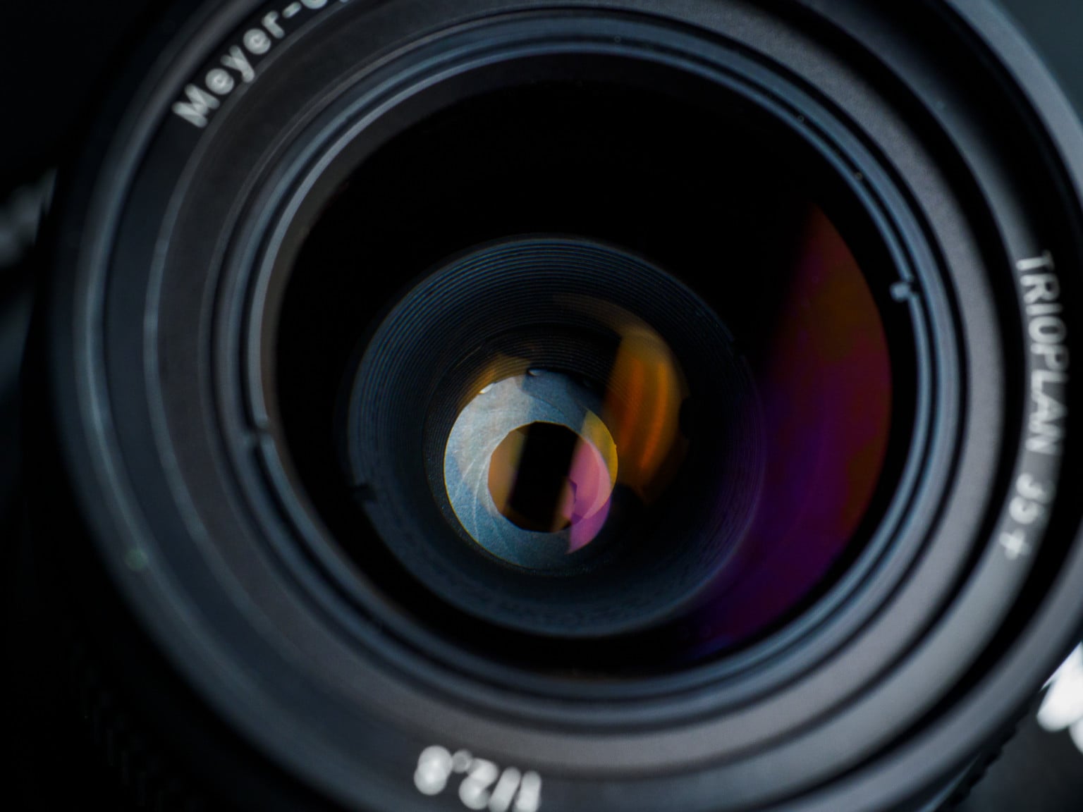 Meyer Optik 35mm f/2.8 Trioplan II Review: Bokeh is Front and Center ...