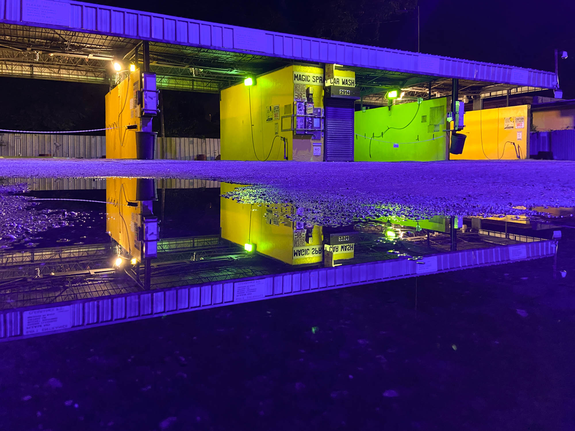 Photographer Uses Broken Streetlights That Shine Purple for Ethereal ...