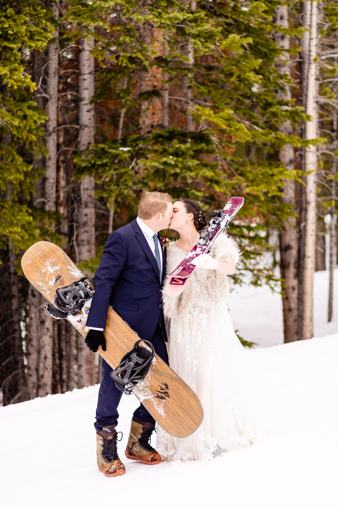 Ski Wedding Photographer Finds Niche Shooting Newlyweds on Slopes ...