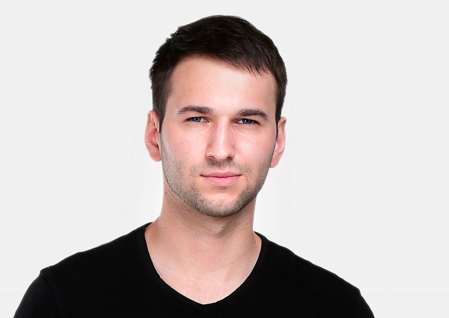 How to Smile for Pictures: 8 Tips for Perfect Portraits | PetaPixel