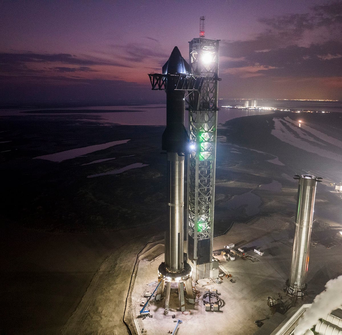 Epic Photos of SpaceX's Massive Starship Rocket on Launch Pad | PetaPixel