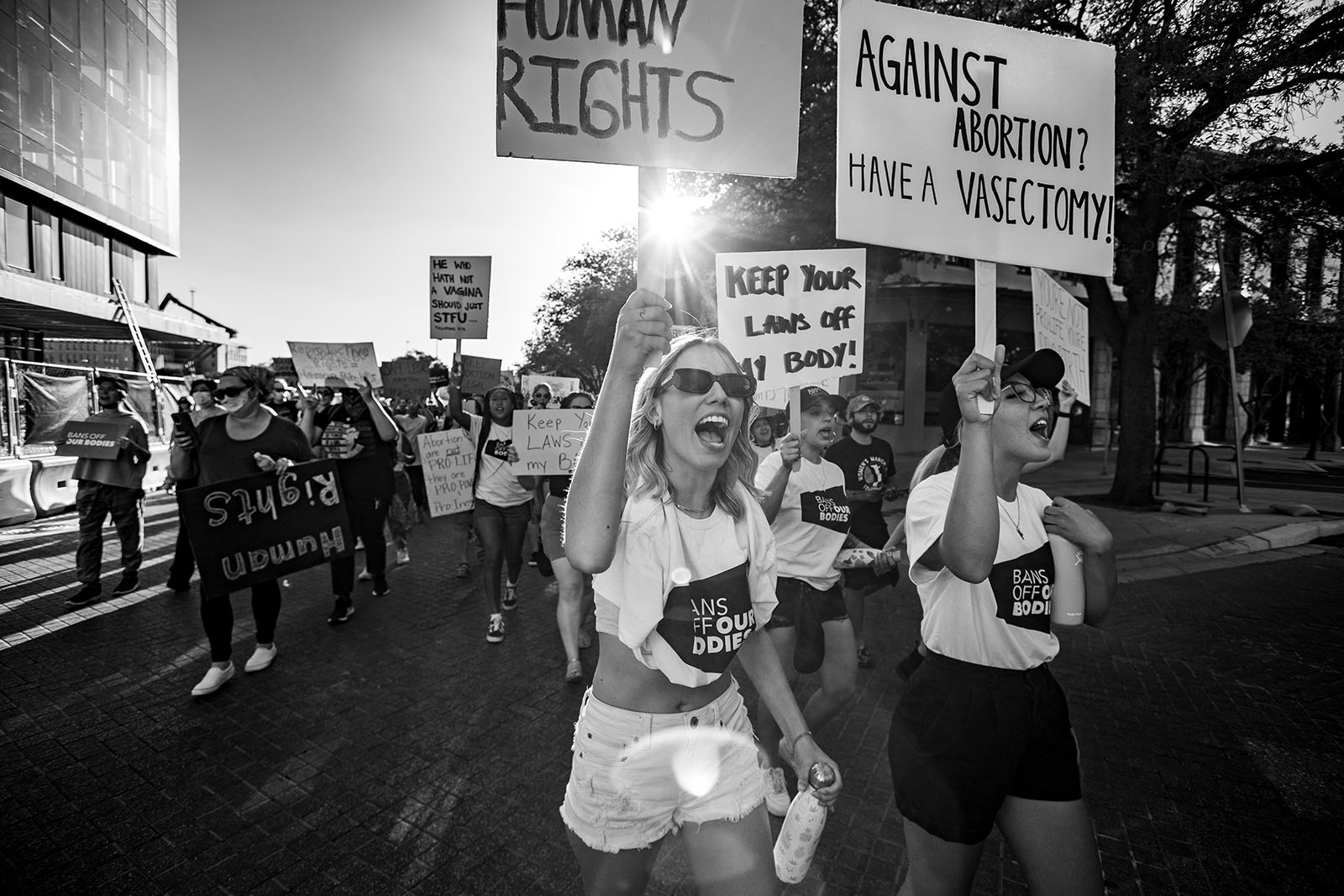 How a Photojournalist Powerfully Captured Roe v. Wade Reversal | PetaPixel