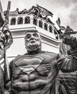 Photojournalist Releases Intense Images from the Jan 6 Riot | PetaPixel