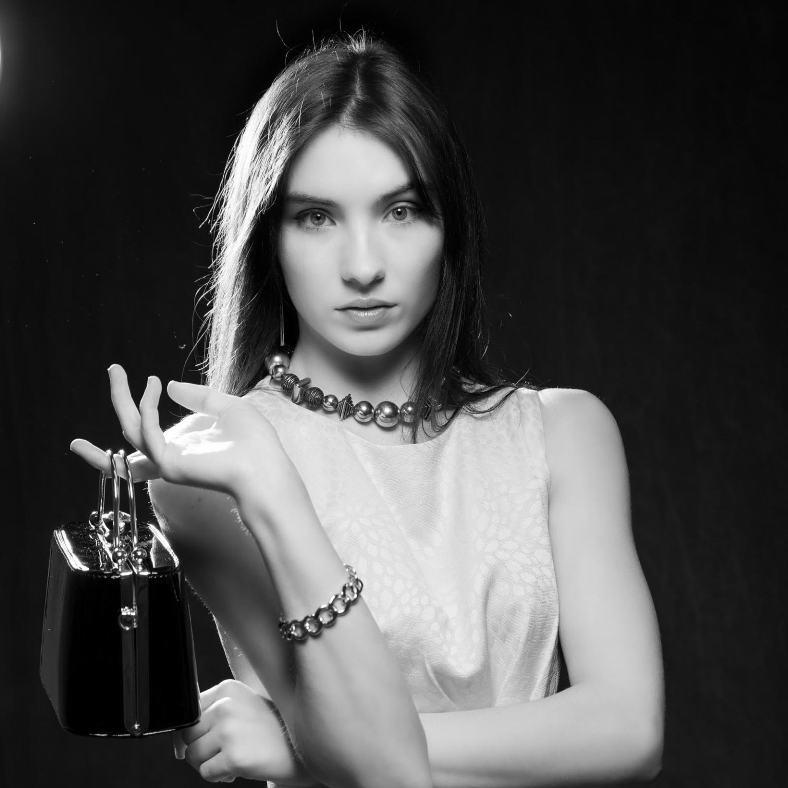 What is Butterfly Lighting and How to Use It for Portrait Photos ...