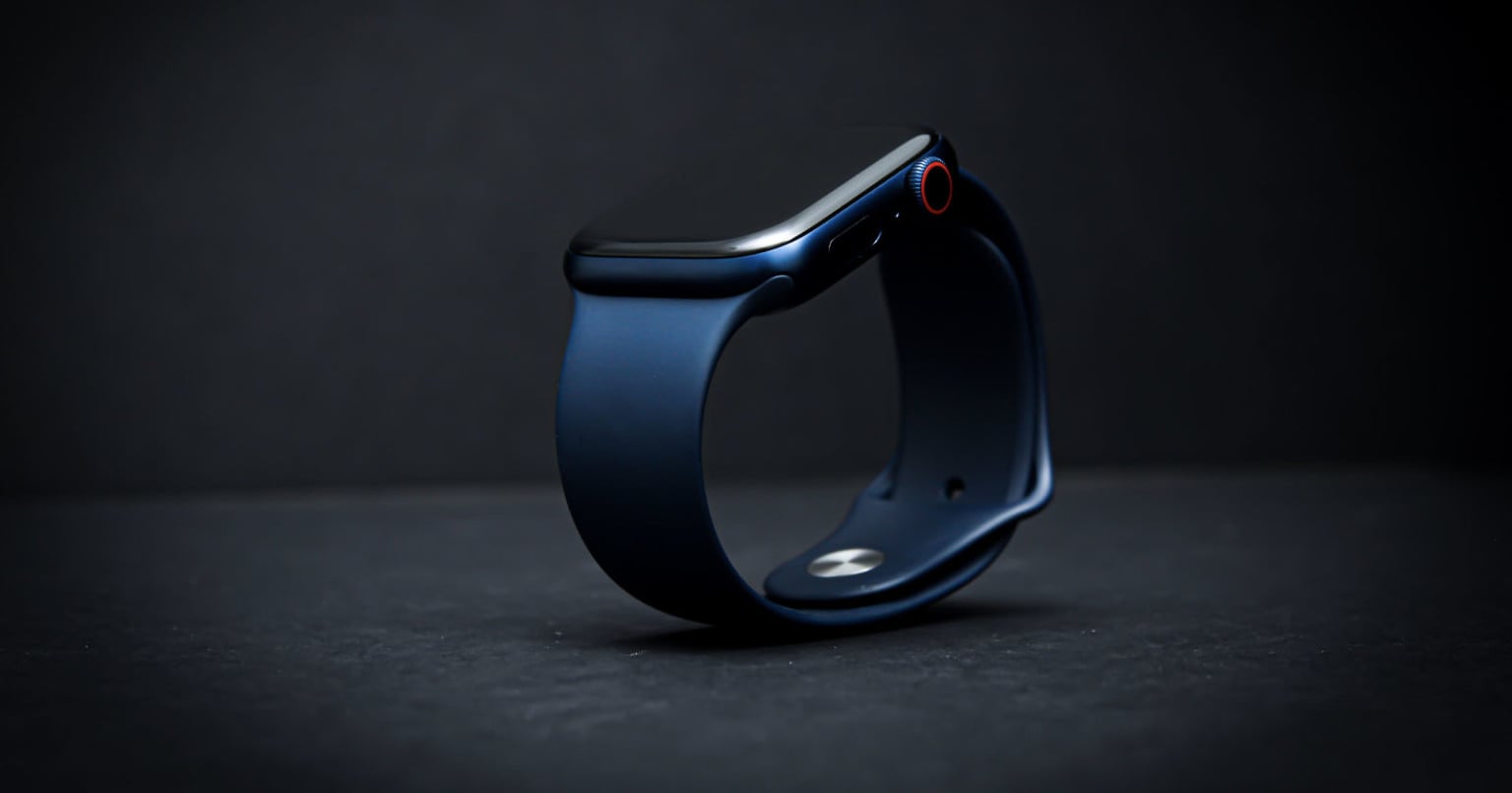 Apple Has Designed a Detachable Watch with a Built-In Camera | PetaPixel