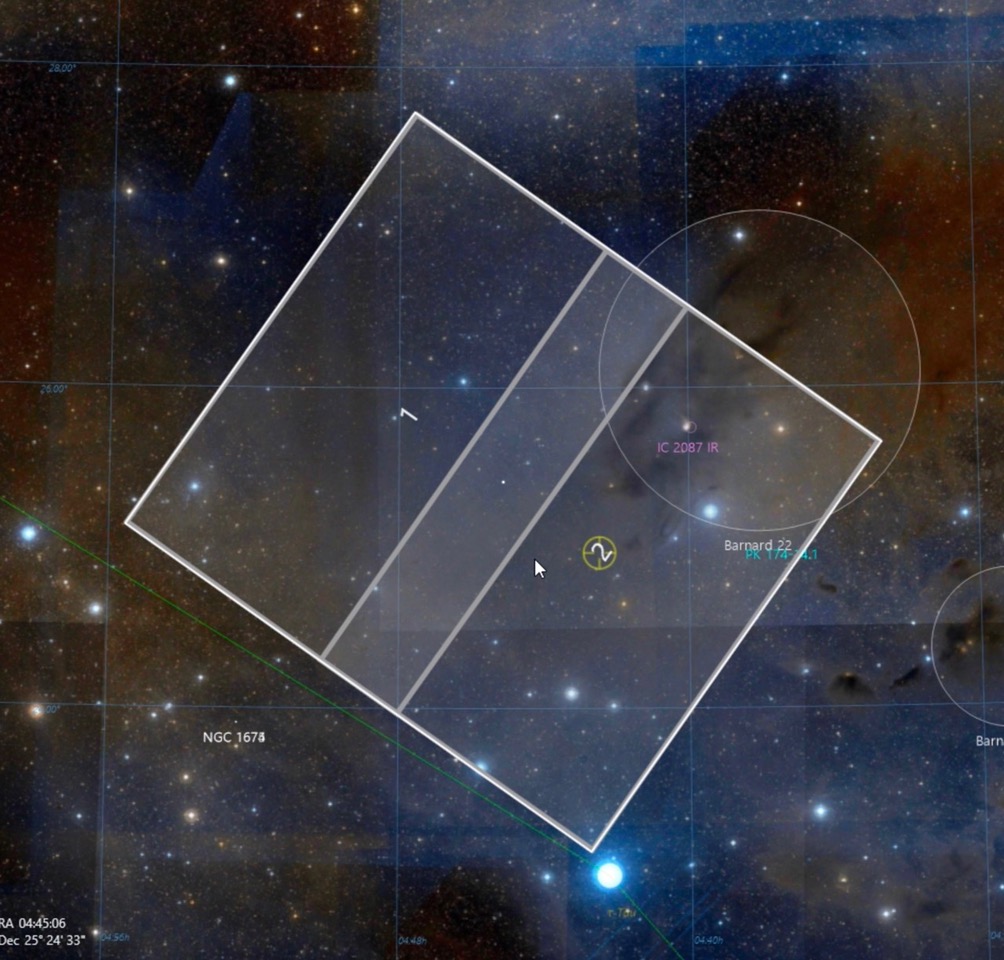 Photographers Dodge Coyotes to Capture Comet and Mars Together | PetaPixel