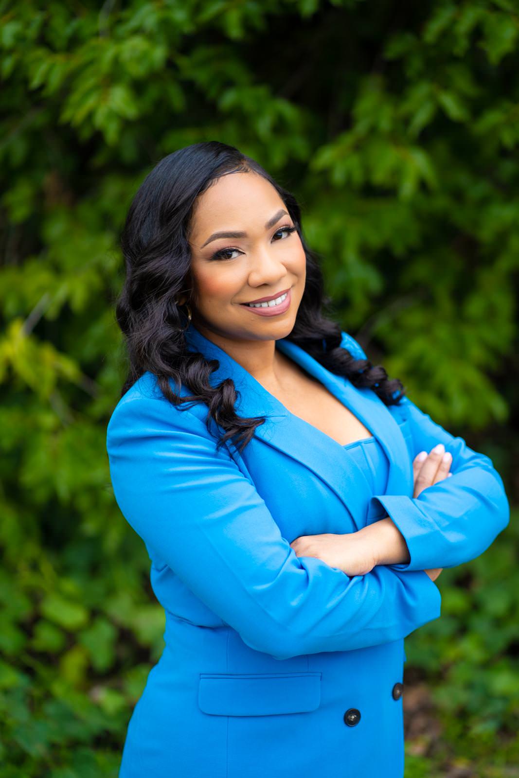 How to Shoot Headshots That Show Personality and Connection | PetaPixel