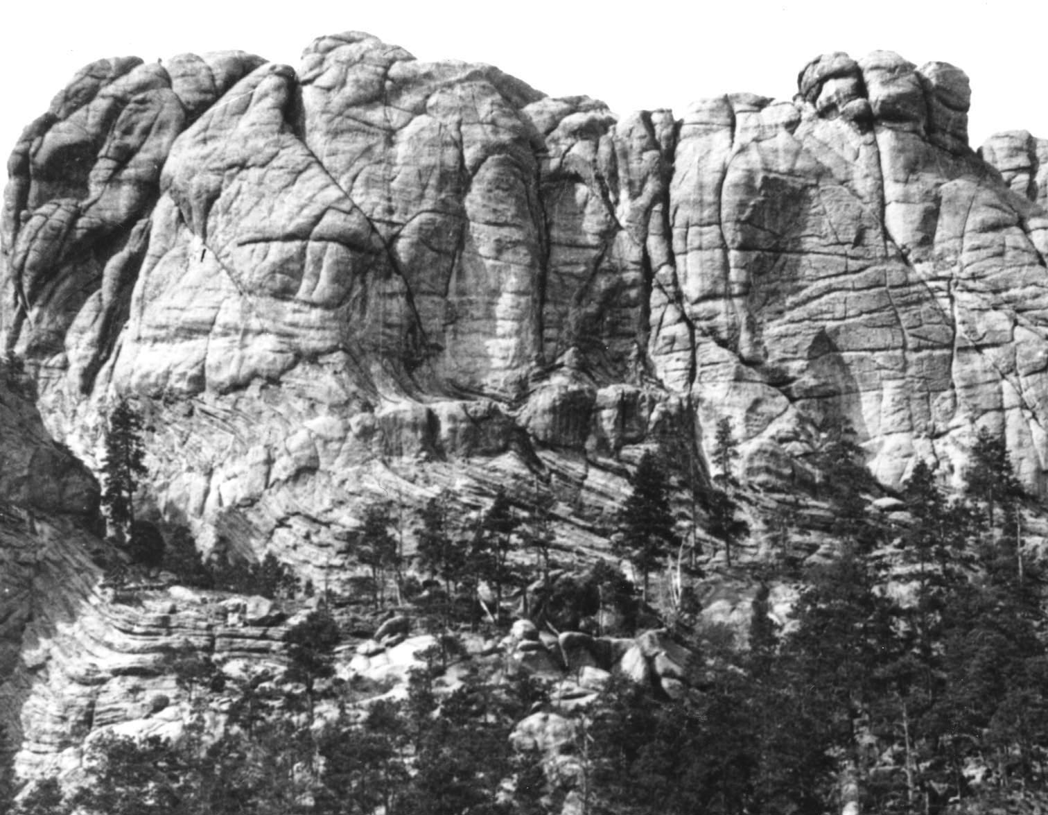 Historical Photos of Mount Rushmore Before the Famous Faces | PetaPixel