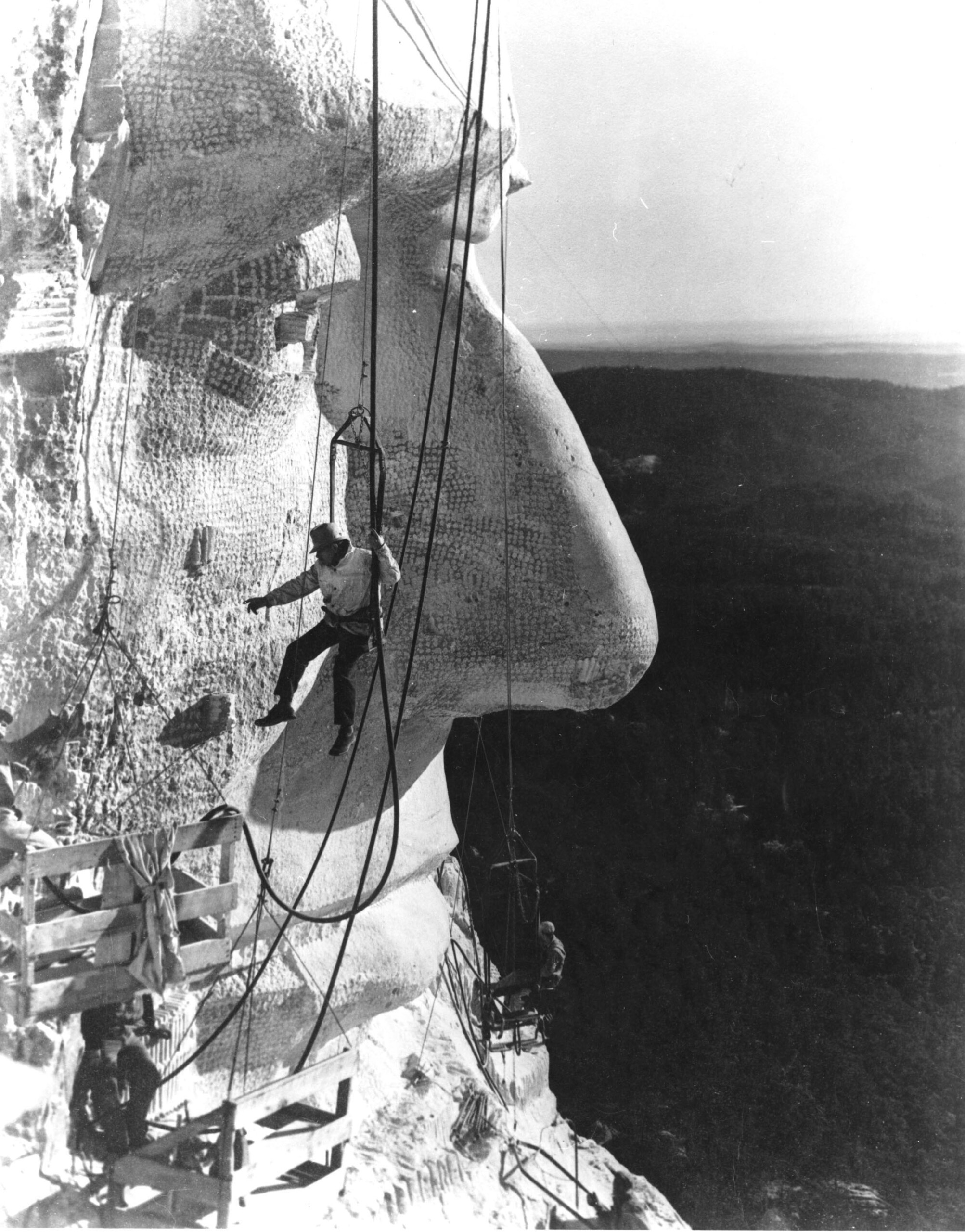 Historical Photos of Mount Rushmore Before the Famous Faces | PetaPixel