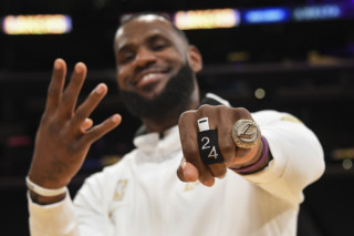 Andrew Bernstein: The Photographer Behind Iconic NBA Photos | PetaPixel