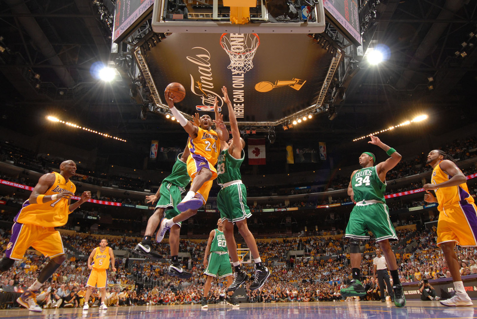 Andrew Bernstein: The Photographer Behind Iconic NBA Photos | PetaPixel