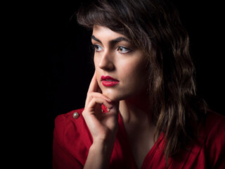What is Loop Lighting and How to Use It for Portrait Photos | PetaPixel