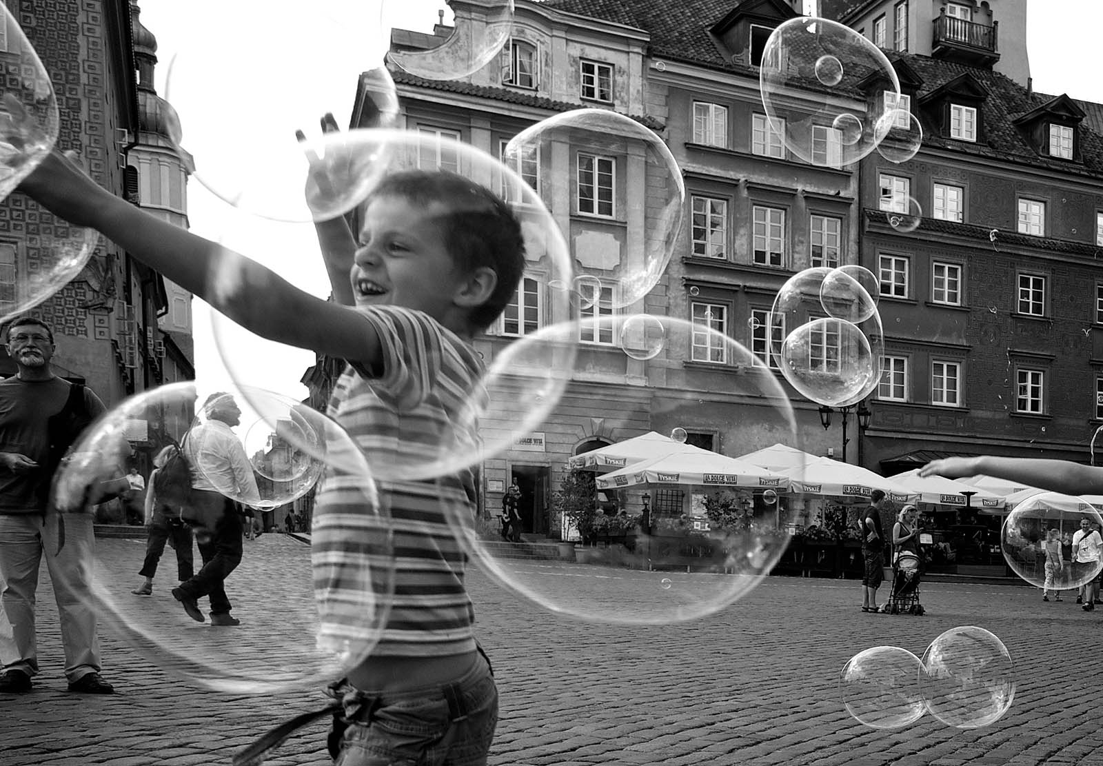 Finding the Decisive Moment in Candid Street Photography | PetaPixel