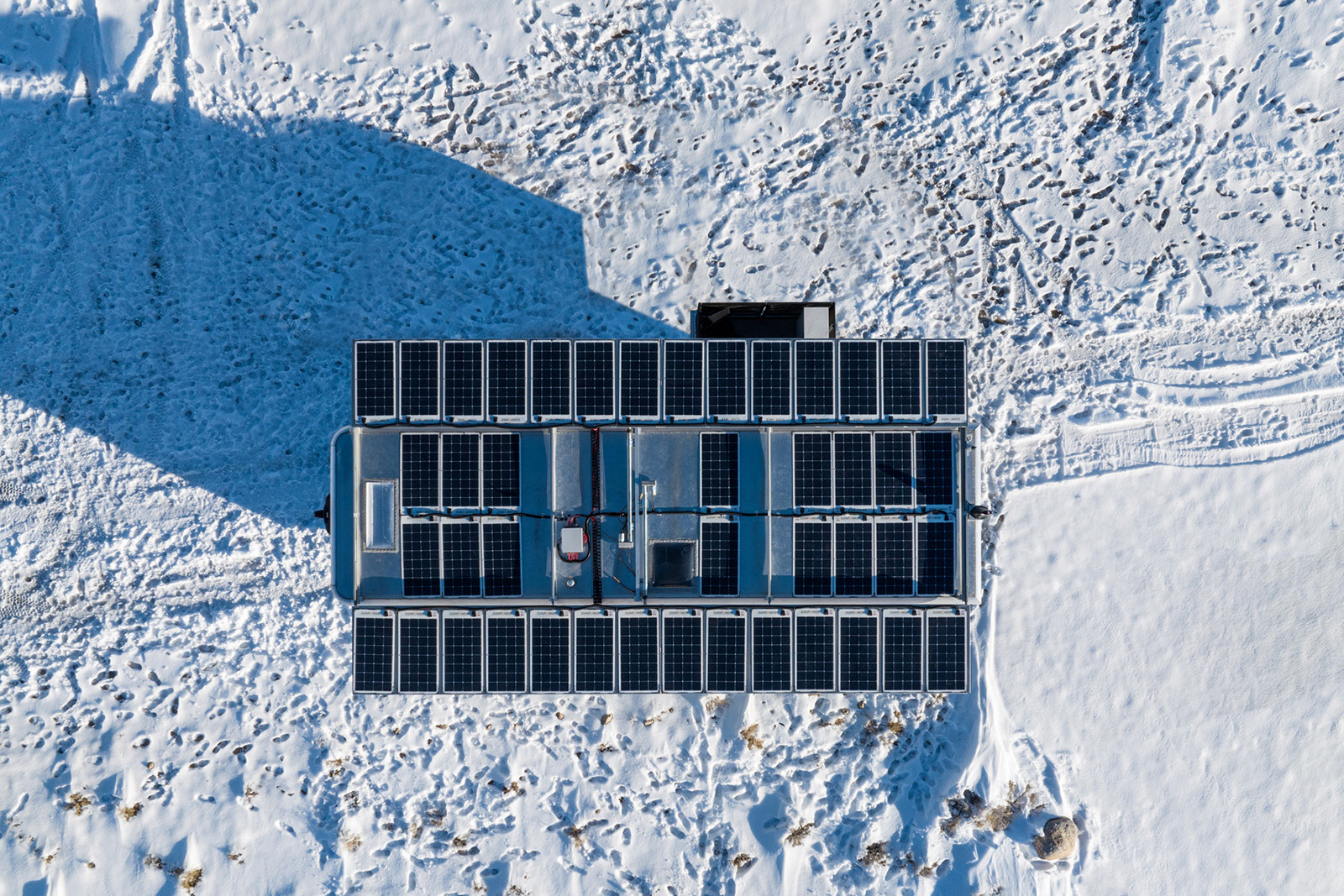 The Solar-Powered 'Living Vehicle' Can Get You Off the Grid ...