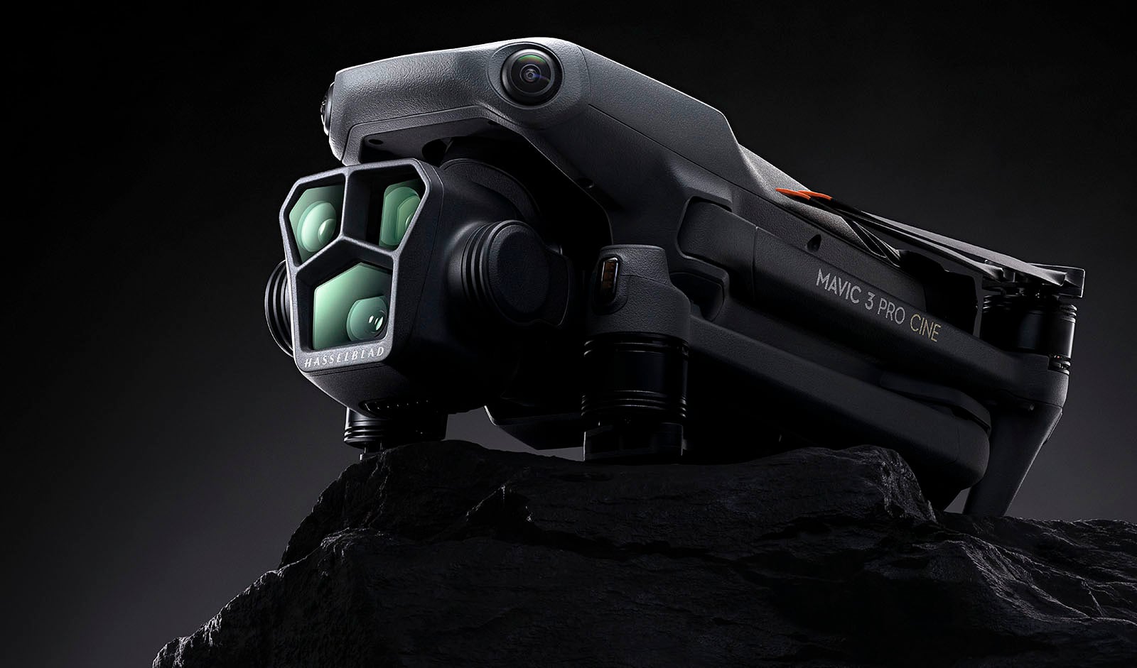 DJI Mavic 3 Pro is a Flagship Drone with the First Triple Camera System ...