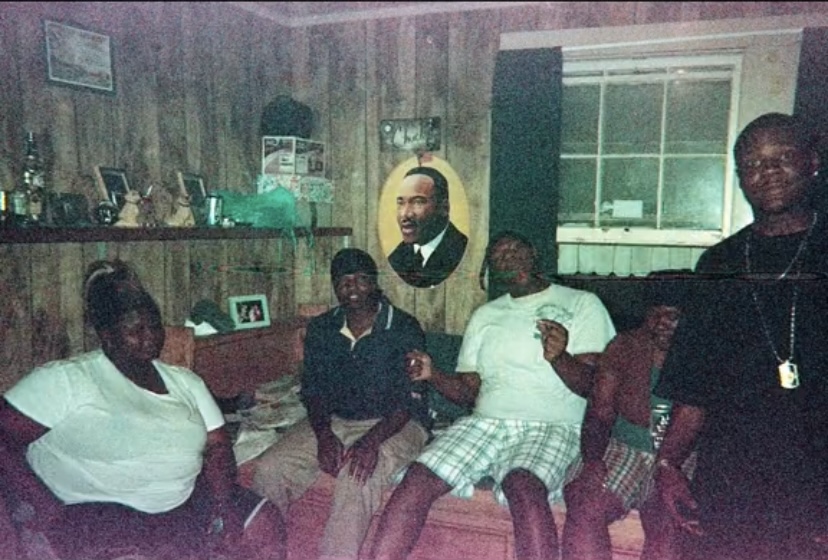 Photographer Buys Used Disposable Camera and Finds Family in Photos ...