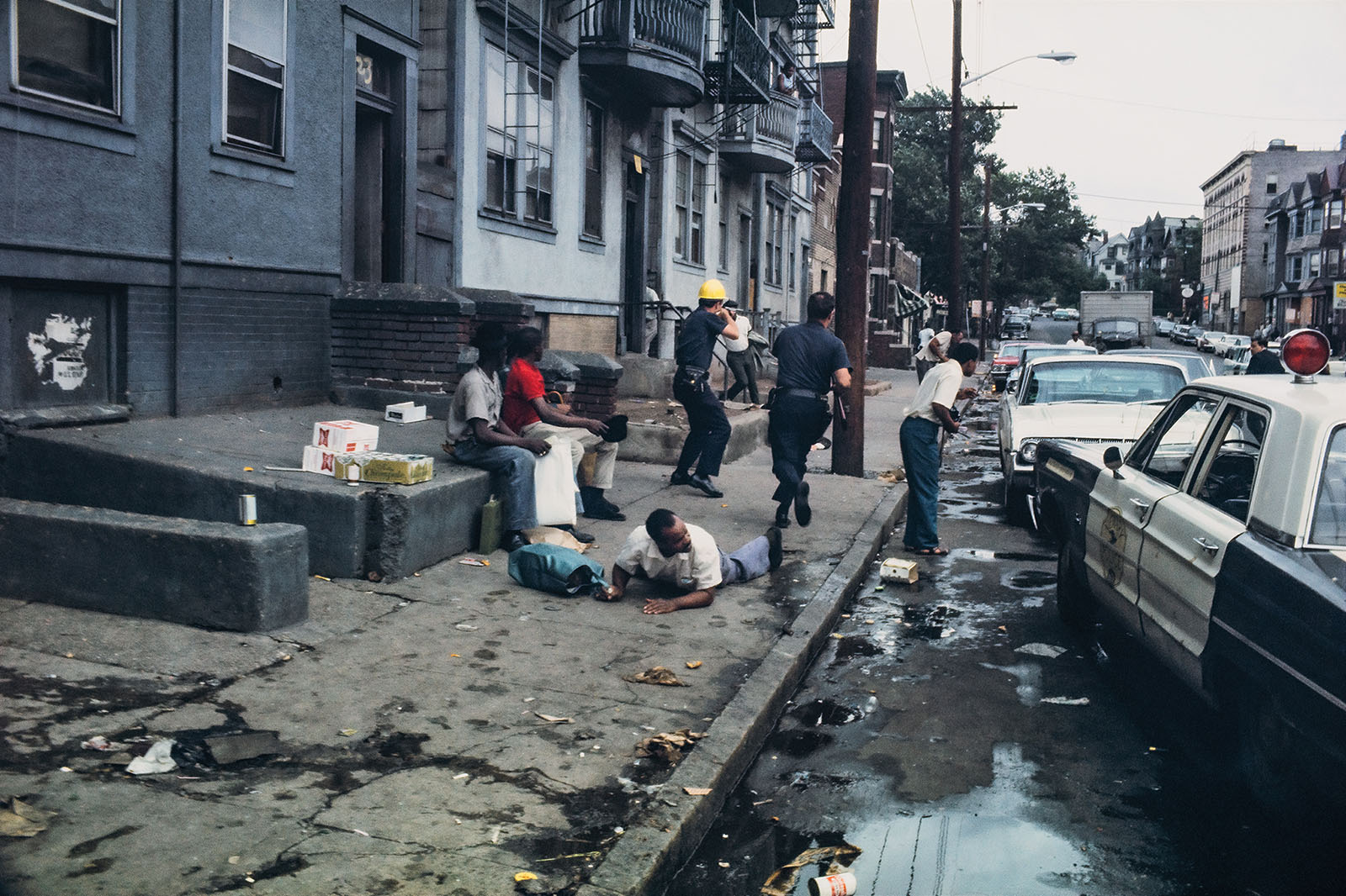 Historic Press Photos Capture Police Brutality During the 1967 Newark ...